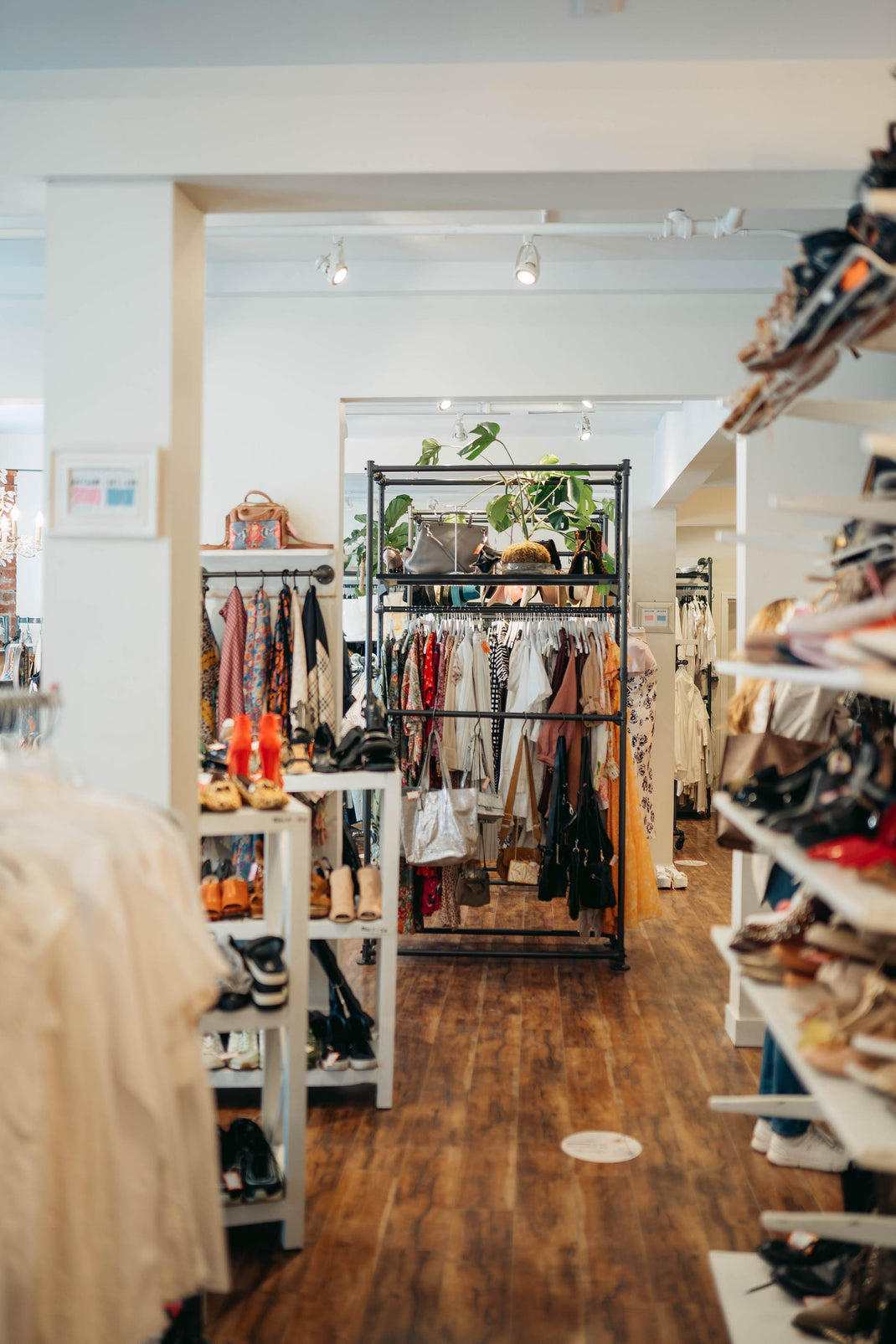 Consign With Us – danielle's